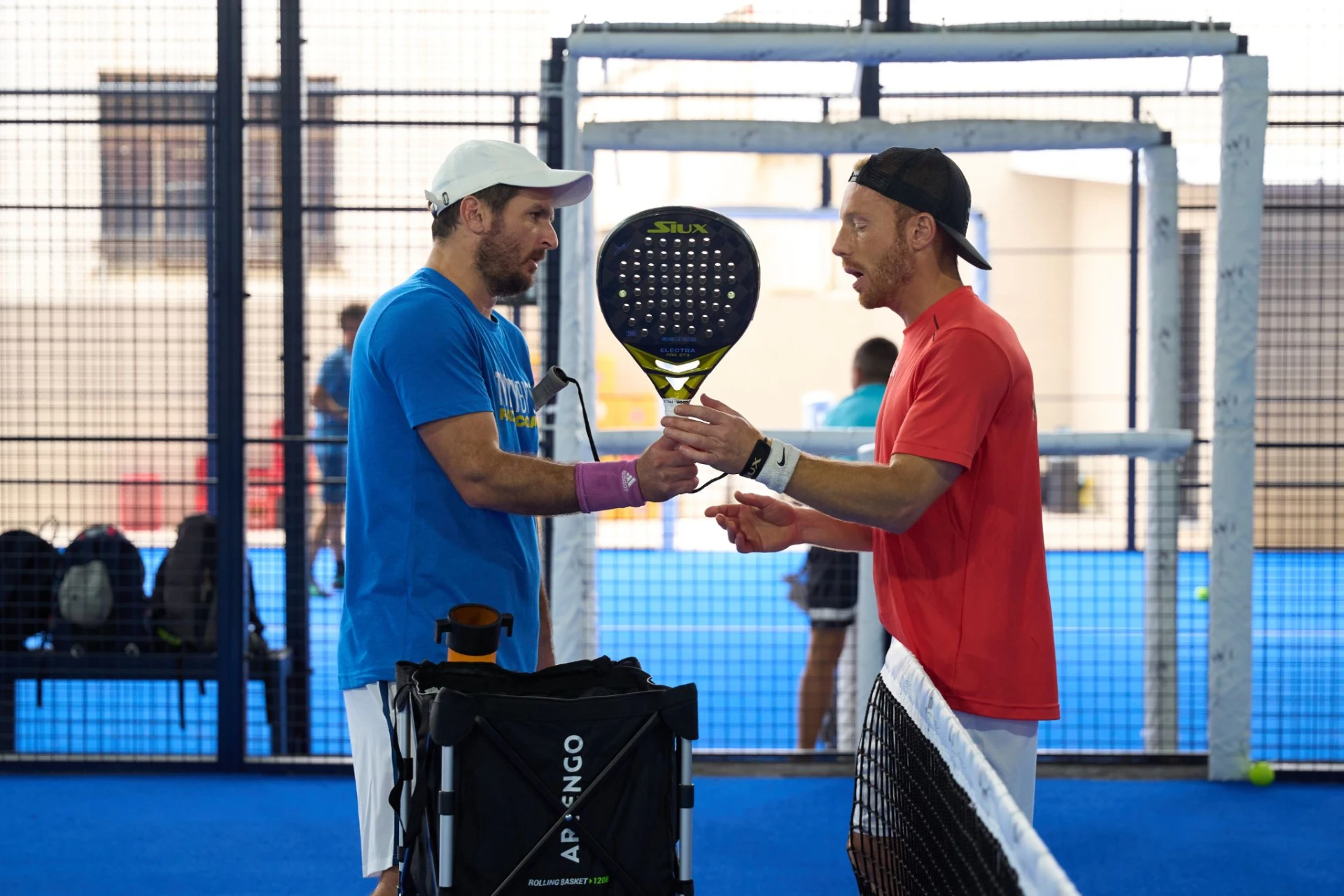 Vivez une expérience unique avec un stage intensif de padel à Valence ...
