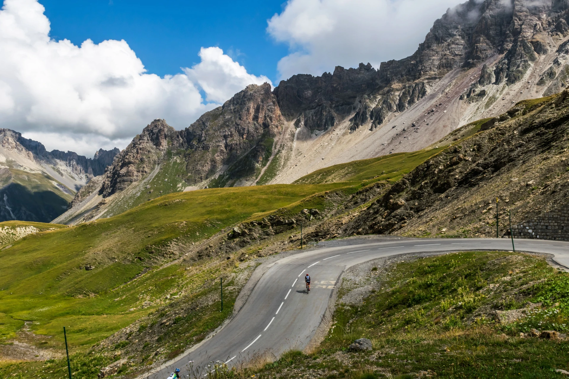 La grande traversée des Alpes à vélo | Decathlon Travel