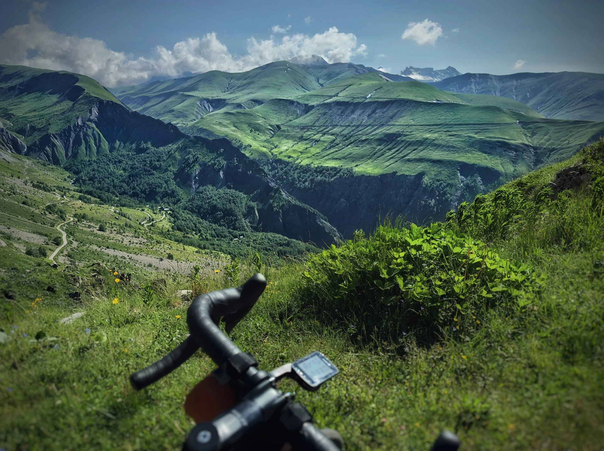 La grande traversée des Alpes à vélo | Decathlon Travel