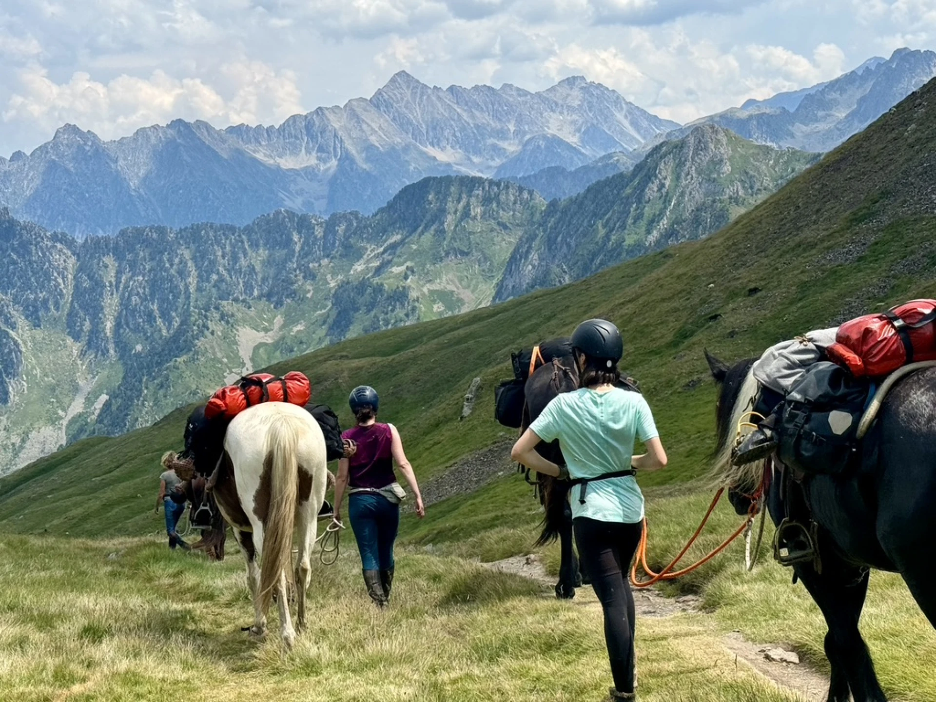 Val d'Azun authentique : aventure équestre au cœur des Pyrénées ...